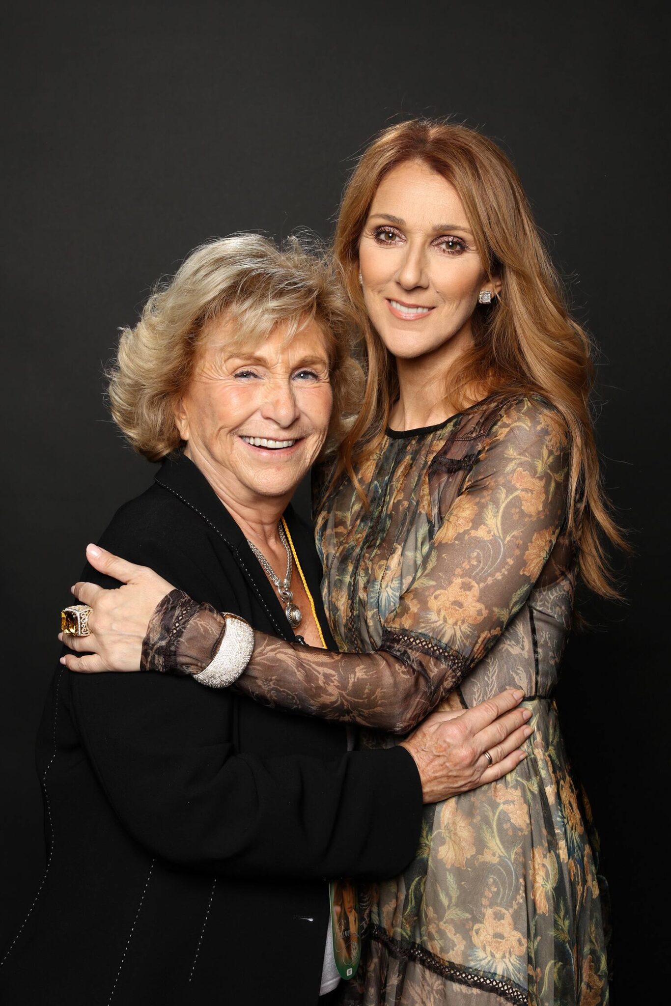 Celine Dion With Crew Members Celinedionweb